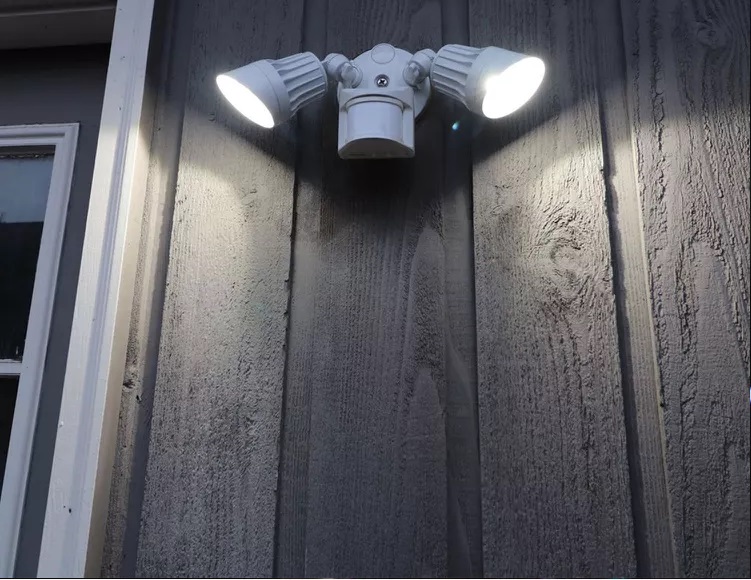 Senzorji za svetila (gibanja, na zamah...)